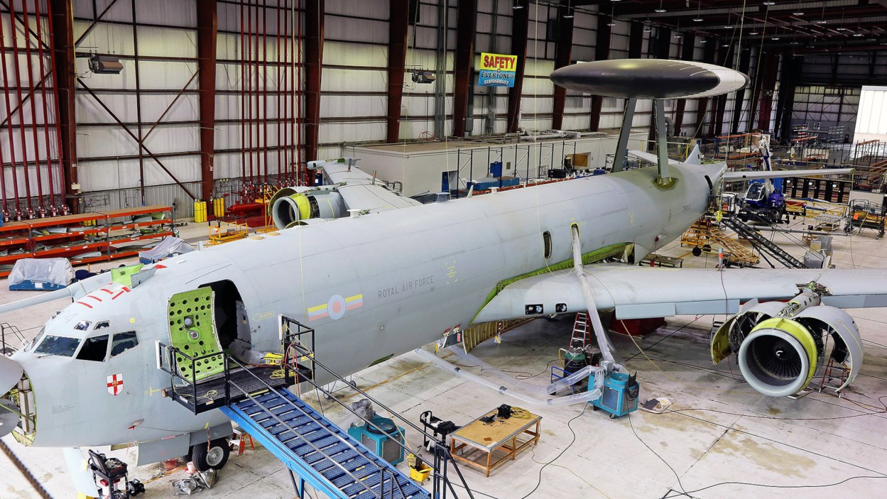 Plan To Turn Ex-RAF E-3 AWACS Into E-6B 'Doomsday' Jet Trainer ...