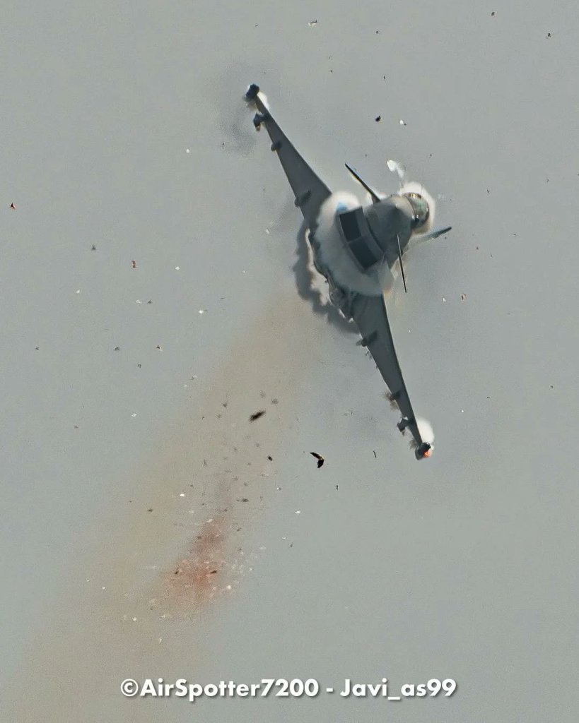 Eurofighter Typhoon Canopy-Shattering Bird Strike Captured In Amazing ...