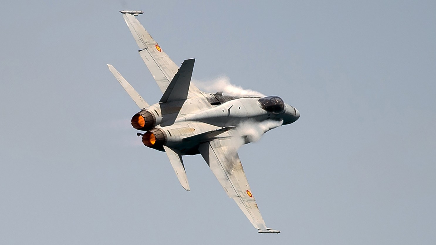 Spanish F/A-18 Hornet Seen Nearly Crashing Into Surf During Beach ...