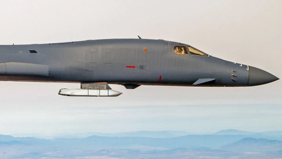 B-1B To Finally Get New External Pylons Drastically Expanding Missile ...