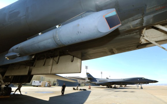 B-1B To Finally Get New External Pylons Drastically Expanding Missile ...