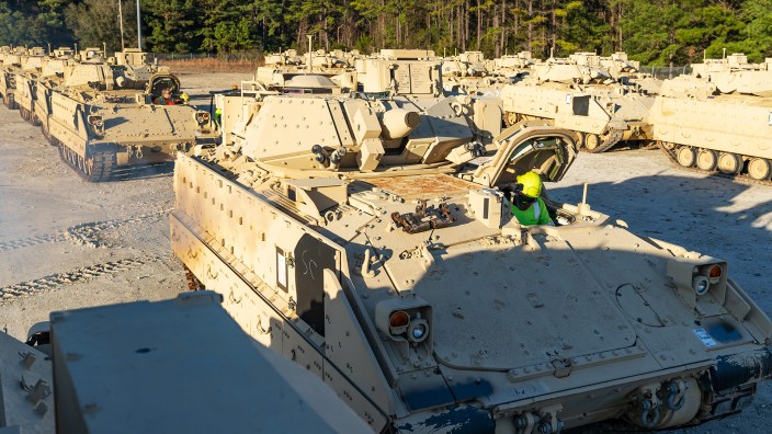 Ukraine Captures Its First Russian Turtle Tank
