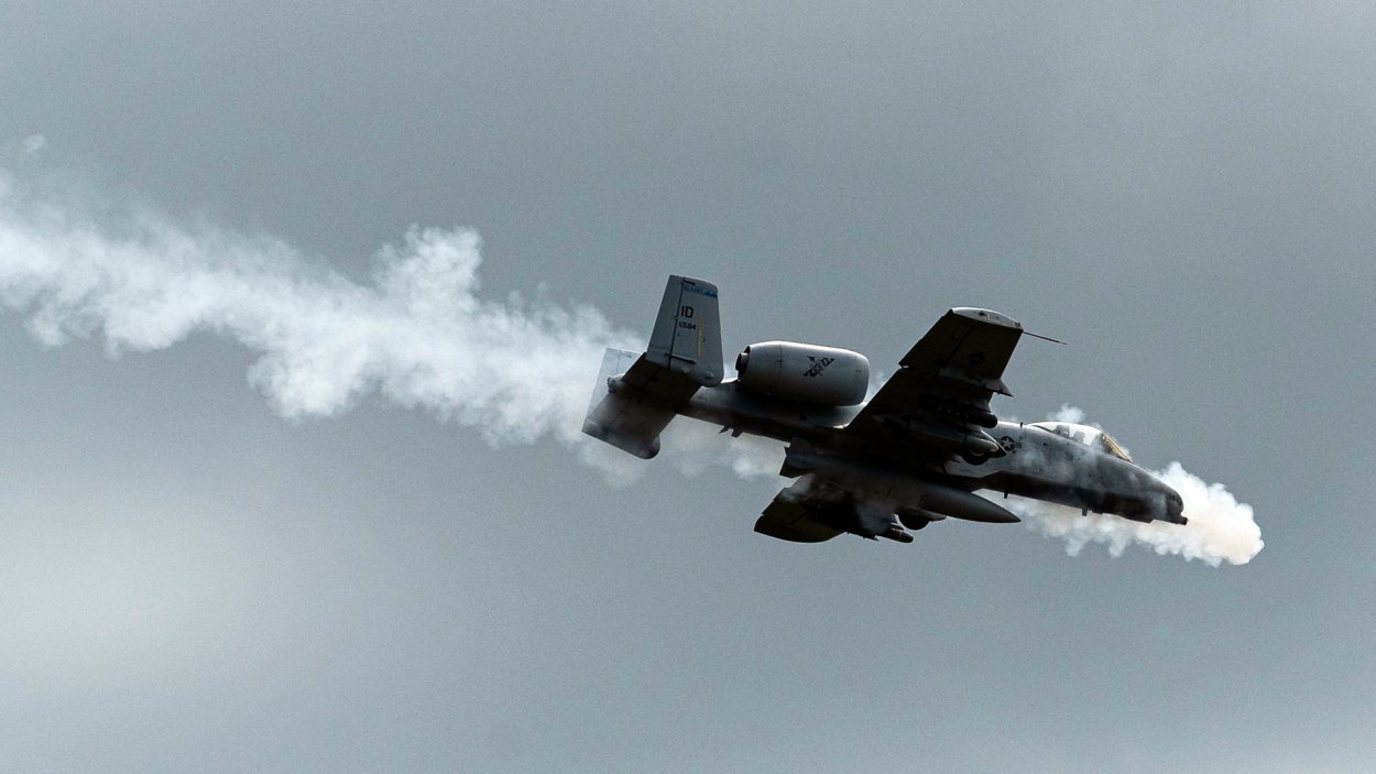 A-10 Warthogs Are Doing Bizarrely Long Strafing Runs In Iraq