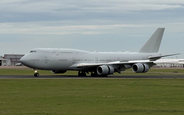 VC-25B Air Force One “Bridge” Aircraft Now Wears Trump's Preferred Red ...