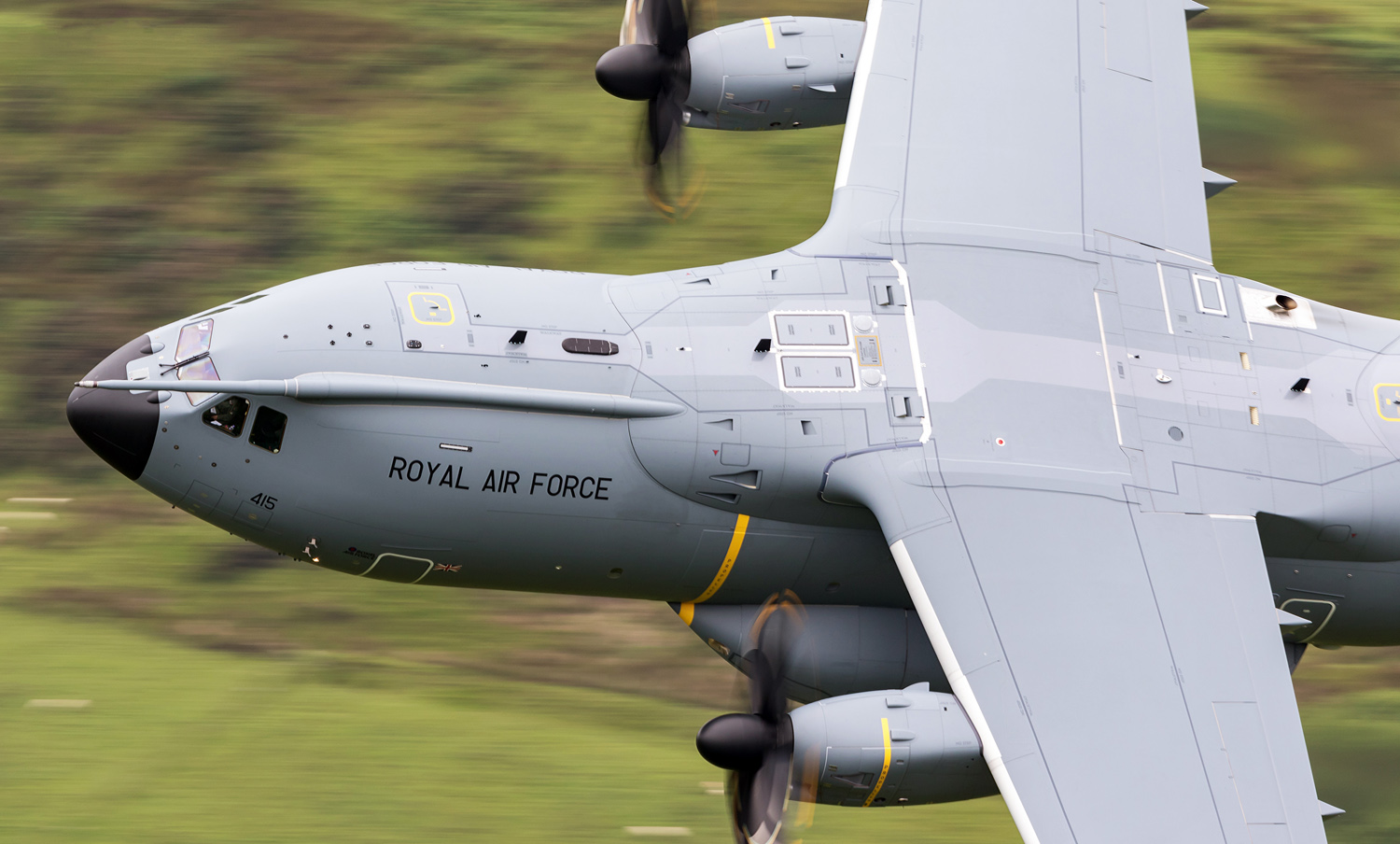 You've Never Seen Photos Of Low Flying Military Planes As Up Close And ...