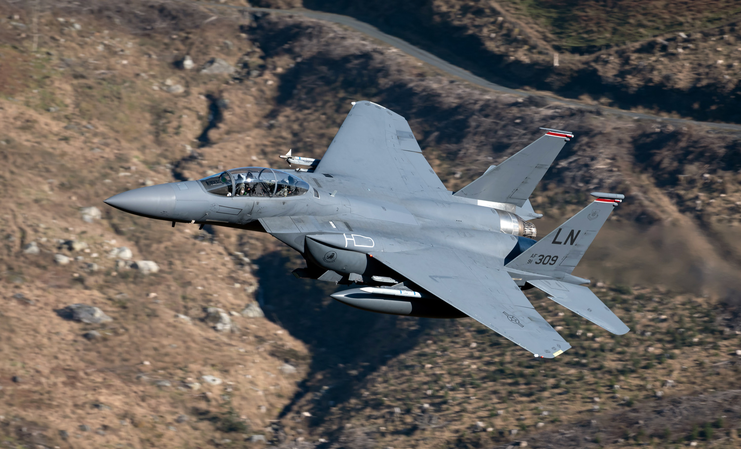 You've Never Seen Photos Of Low Flying Military Planes As Up Close And ...