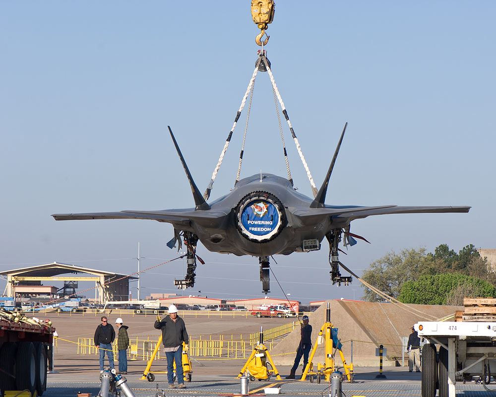 F-35's Most Sinister Capability Are Towed Decoys That Unreel From ...