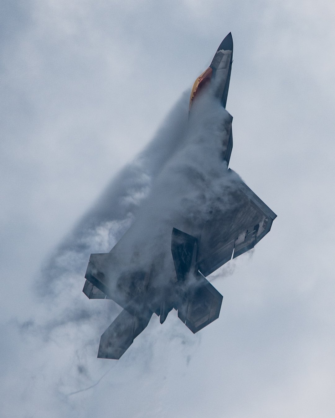 You Have To See The Rest Of This Shot Of An F-22 Tearing Across A ...