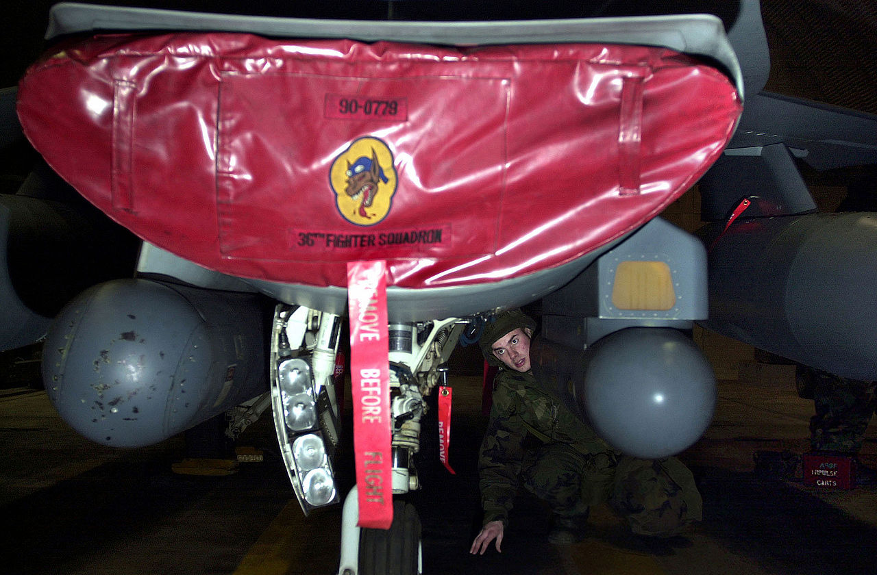 Here's What The Ball On The Nose Of UAE's Block 60 F-16E/F Desert ...