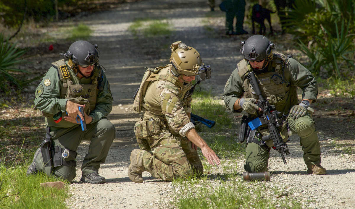 This Is Our Best Look Yet At The Elite FBI Hostage Rescue Team's UH-60 ...