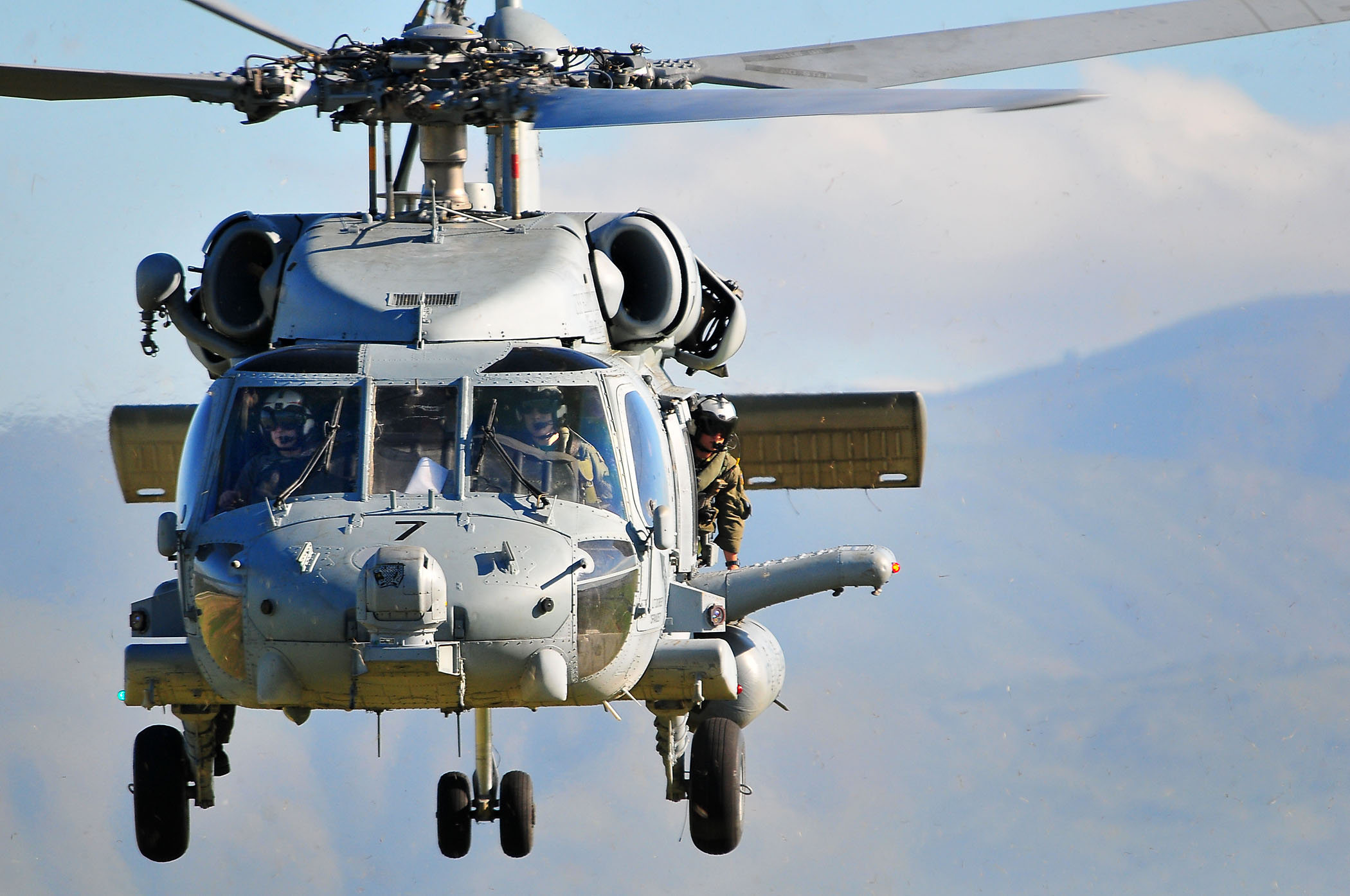 Veteran Navy Pilot Shares 10 Interesting Things About Flying Seahawk ...