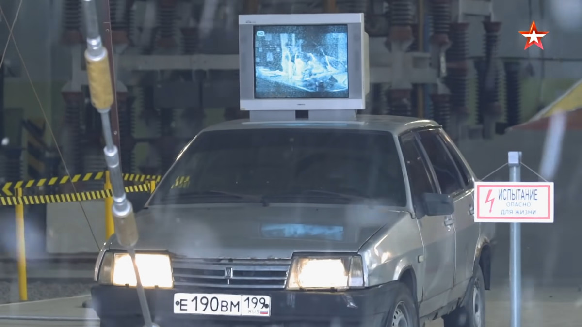 This Is How The Russian Military Tests If Its Vehicles Can Stand Up To ...
