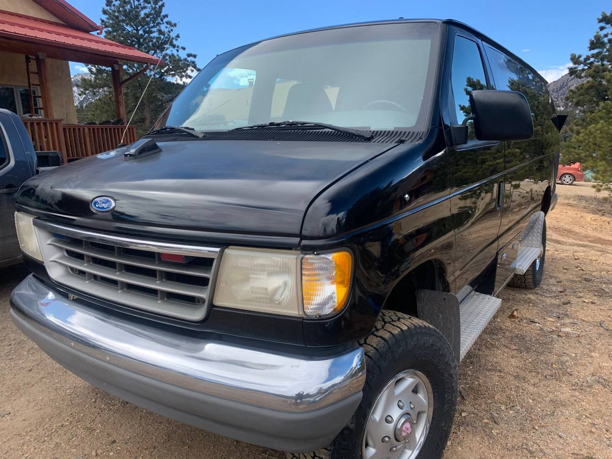 You Can Buy This Rare Ford Presidential Motorcade "Roadrunner" Command Van