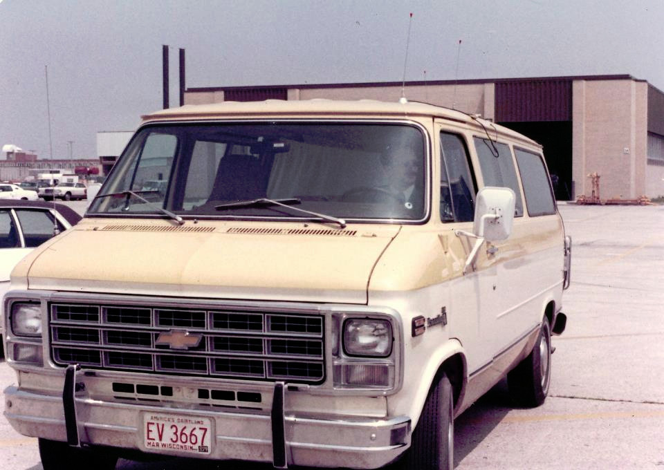 You Can Buy This Rare Ford Presidential Motorcade "Roadrunner" Command Van