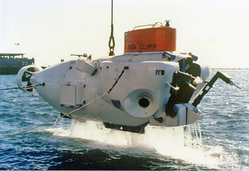 How Submarines Regularly 'Fight To The Death' Off The Bahamas