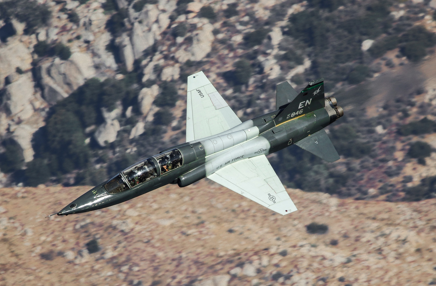 Photographer Hikes Sequoia National Forest To Get Insane Shots Of ...