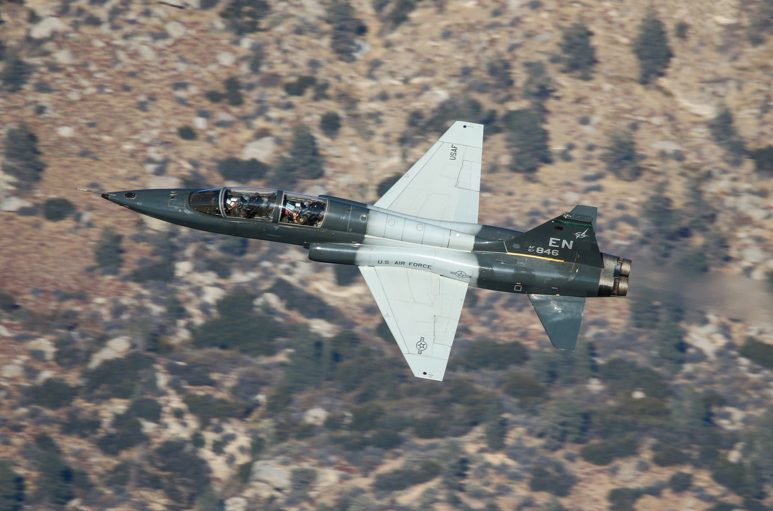 Photographer Hikes Sequoia National Forest To Get Insane Shots Of ...