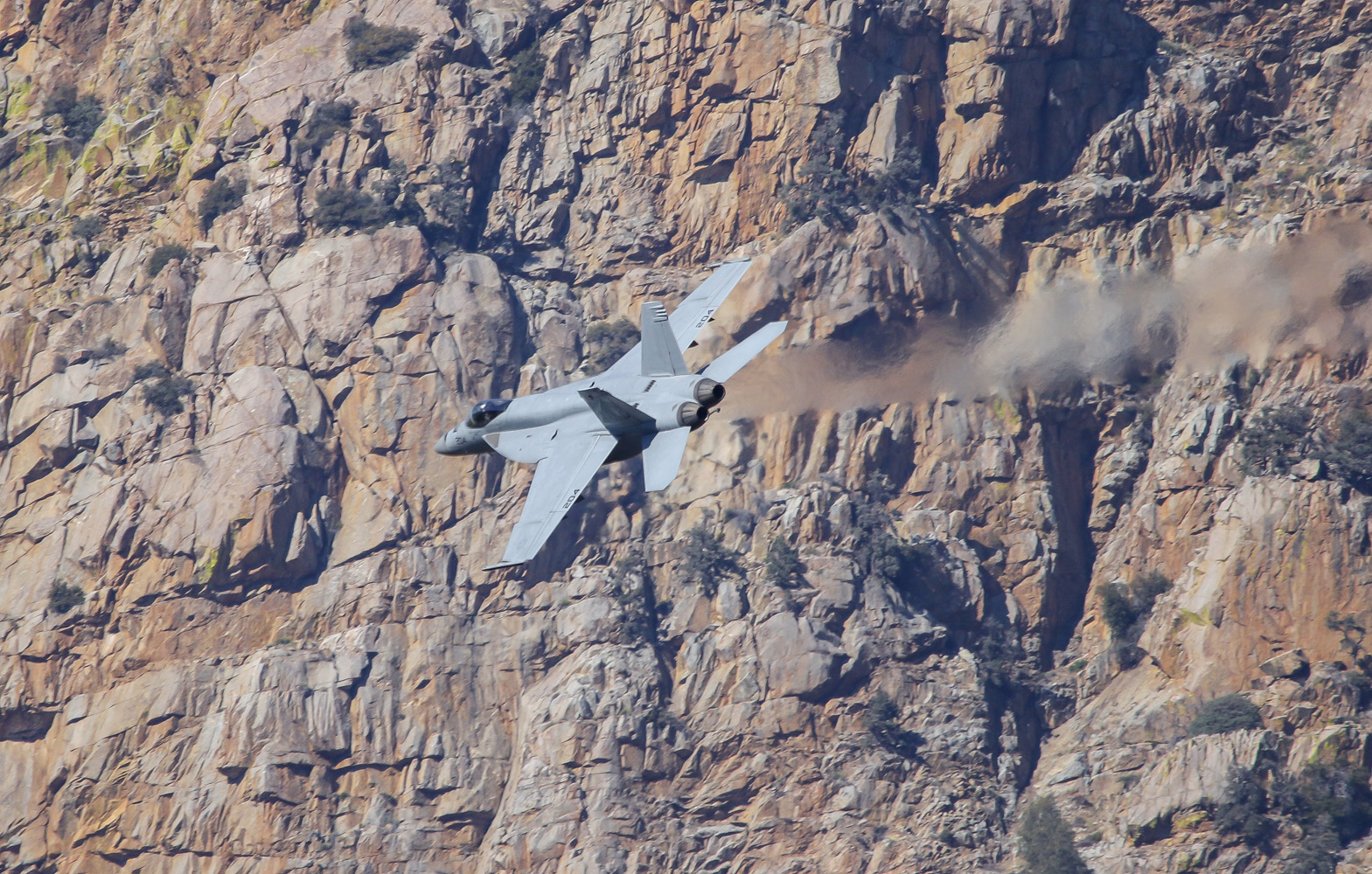 Photographer Hikes Sequoia National Forest To Get Insane Shots Of ...