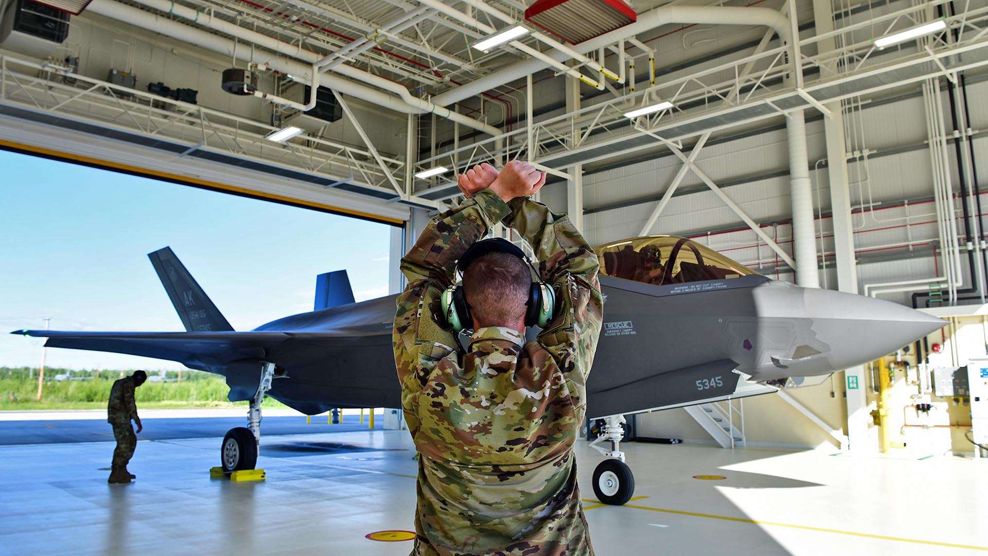 F-35s Nest In Big New Alaskan Facility Marking Strategic Shift For ...