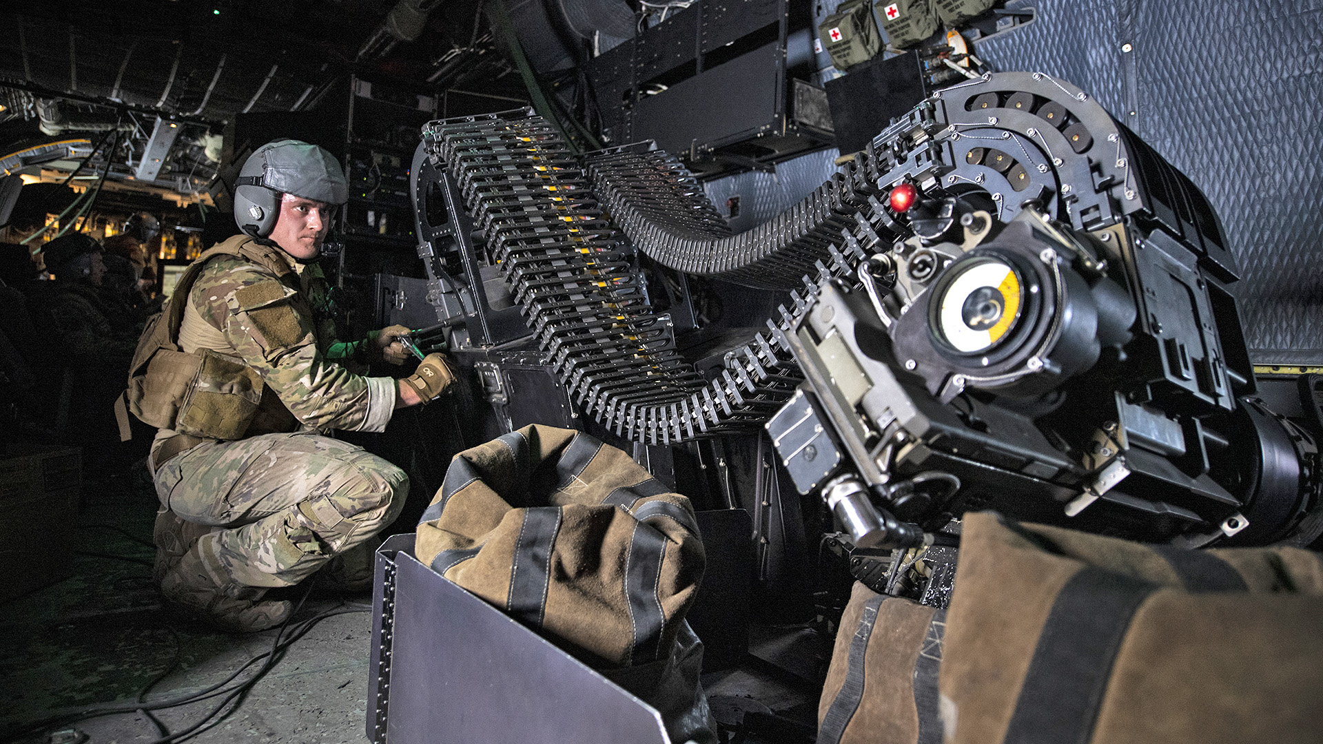 Check Out This AC-130 Gunship Pilot Wearing A Scorpion Helmet Mounted ...