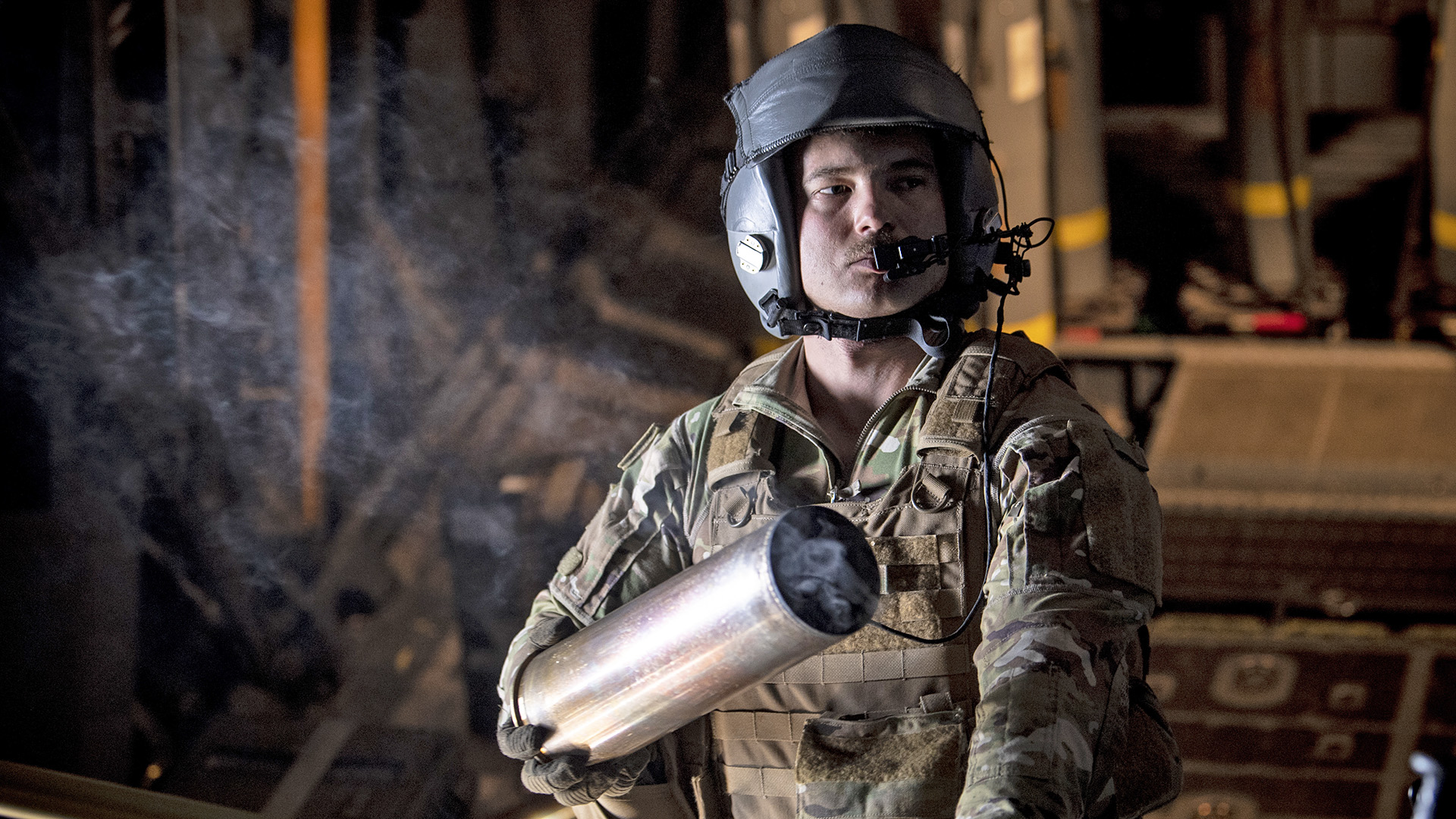 Check Out This AC-130 Gunship Pilot Wearing A Scorpion Helmet Mounted ...