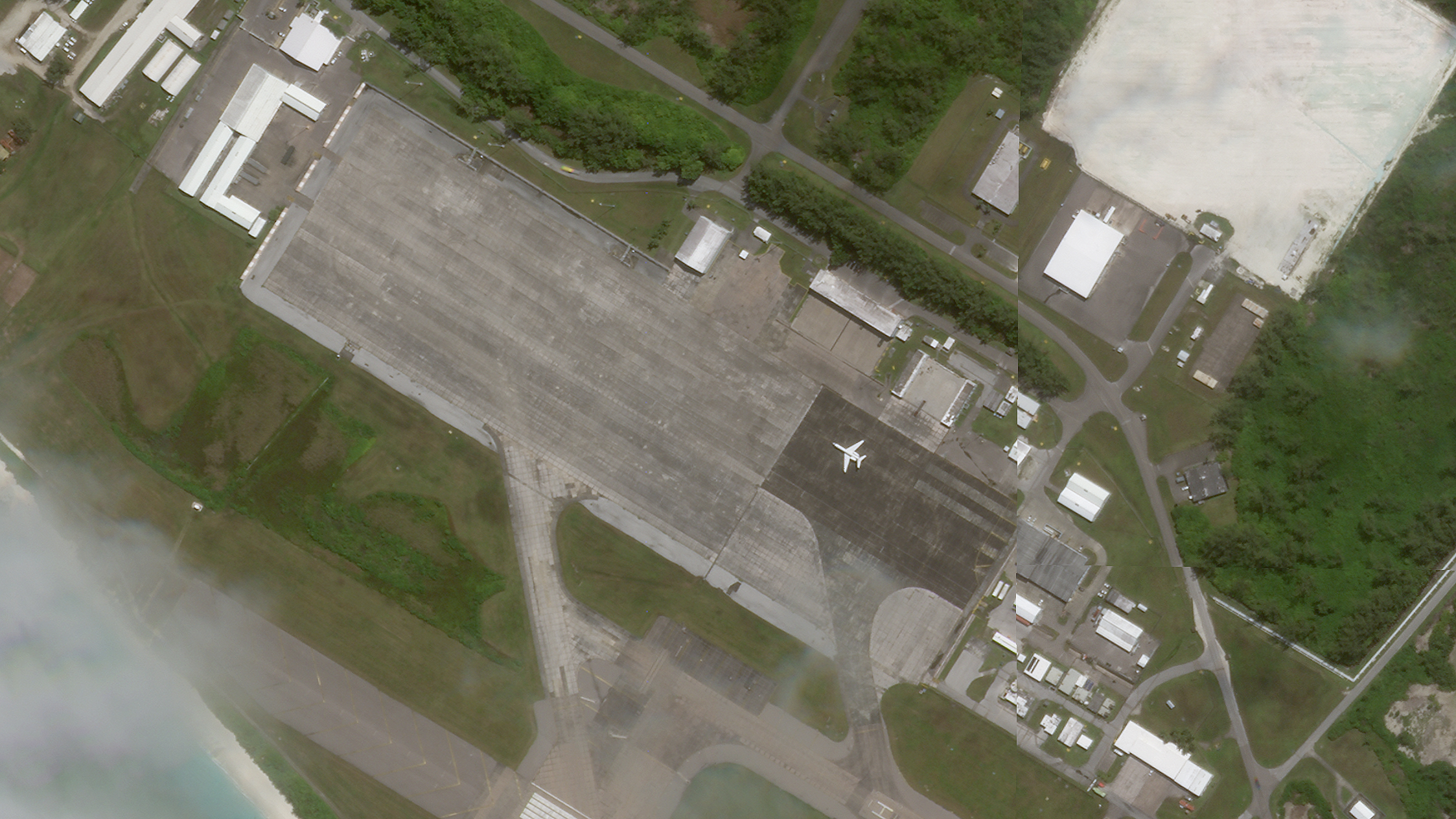 Trio Of B-2 Stealth Bombers Deployed To The Island Of Diego Garcia As ...