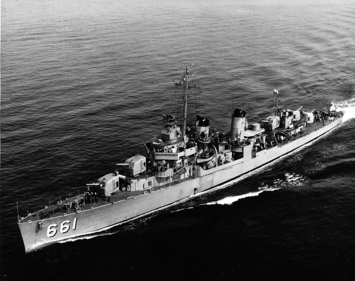 Here's Why The Destroyer USS Kidd Was Flying A Huge Pirate Flag As It ...