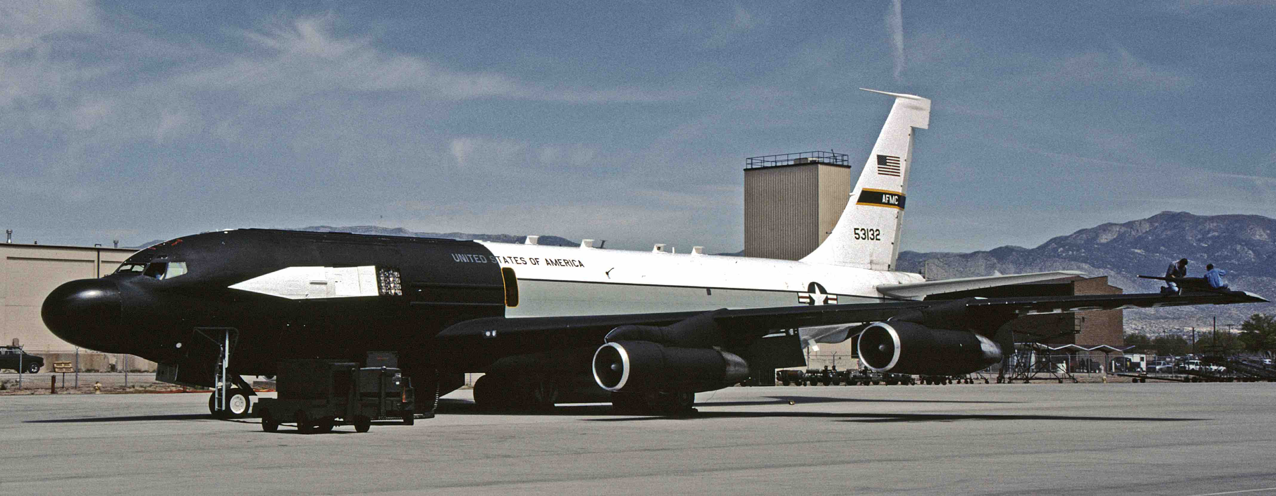 A Dozen Of The Most Unusual Variants Of The Ubiquitous KC-135 Family Of ...