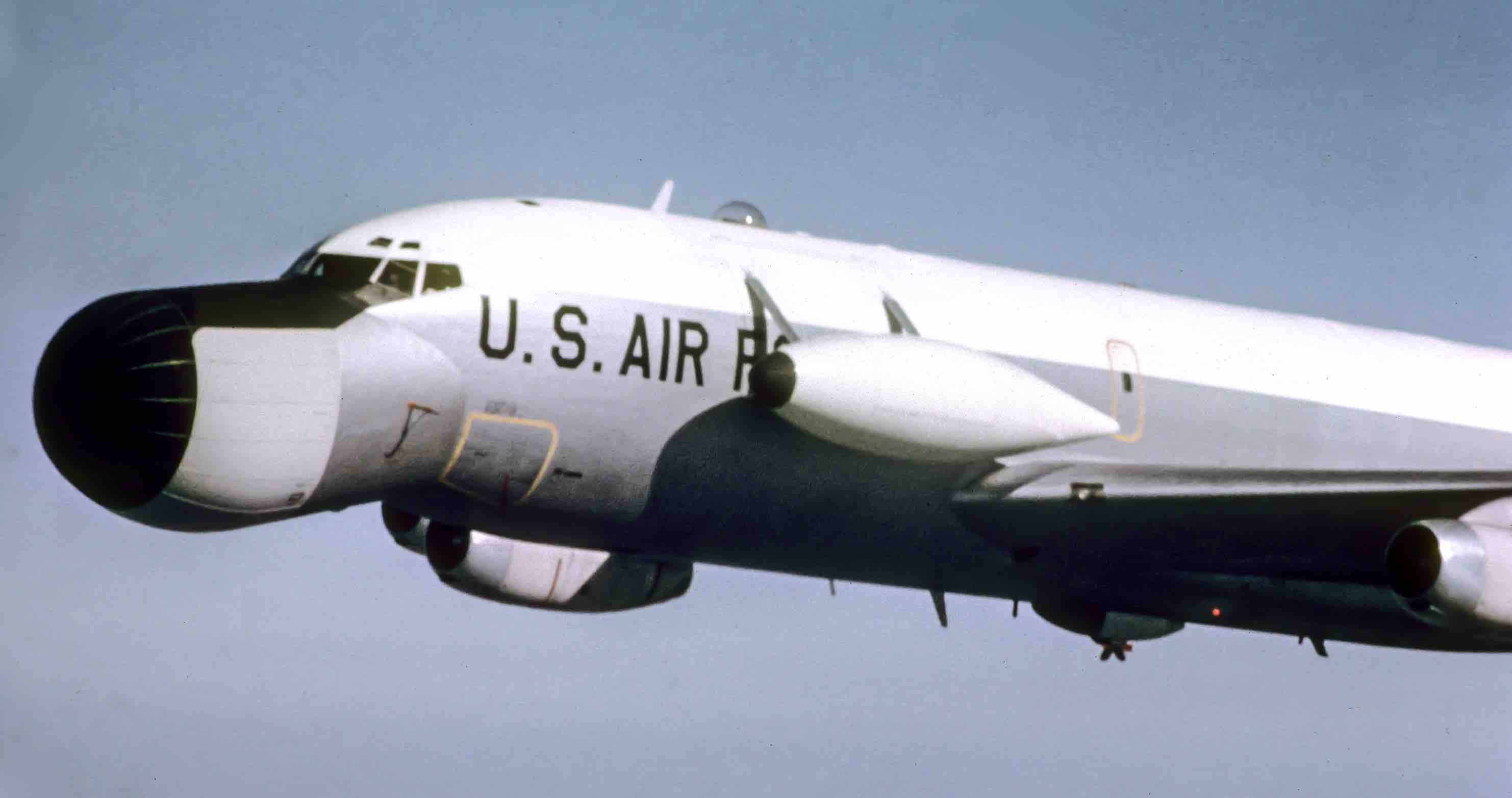 A Dozen Of The Most Unusual Variants Of The Ubiquitous KC-135 Family Of ...