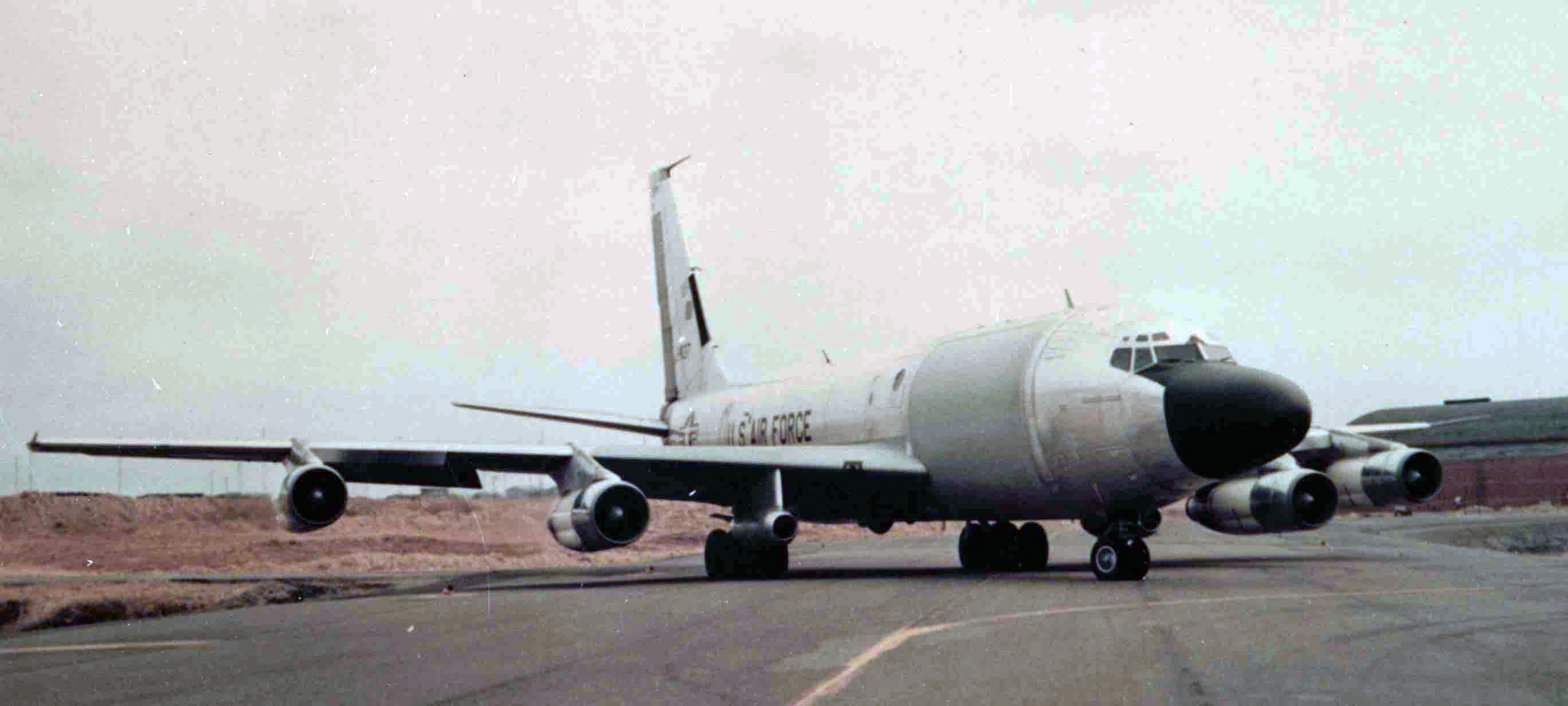 A Dozen Of The Most Unusual Variants Of The Ubiquitous KC-135 Family Of ...