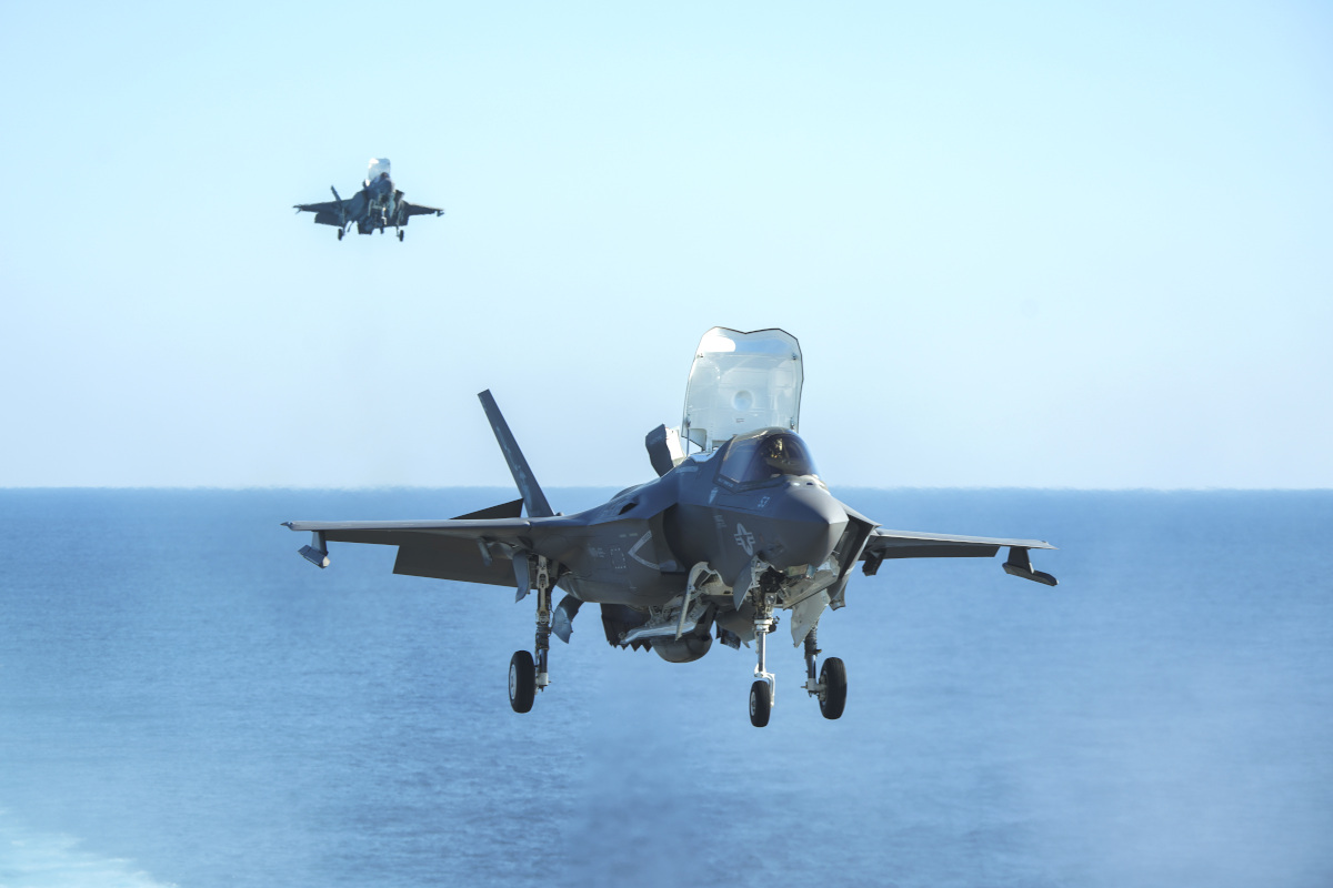 Watch A Marine Corps F-35B Fire Its Gun Pod While Flying Off The Coast ...