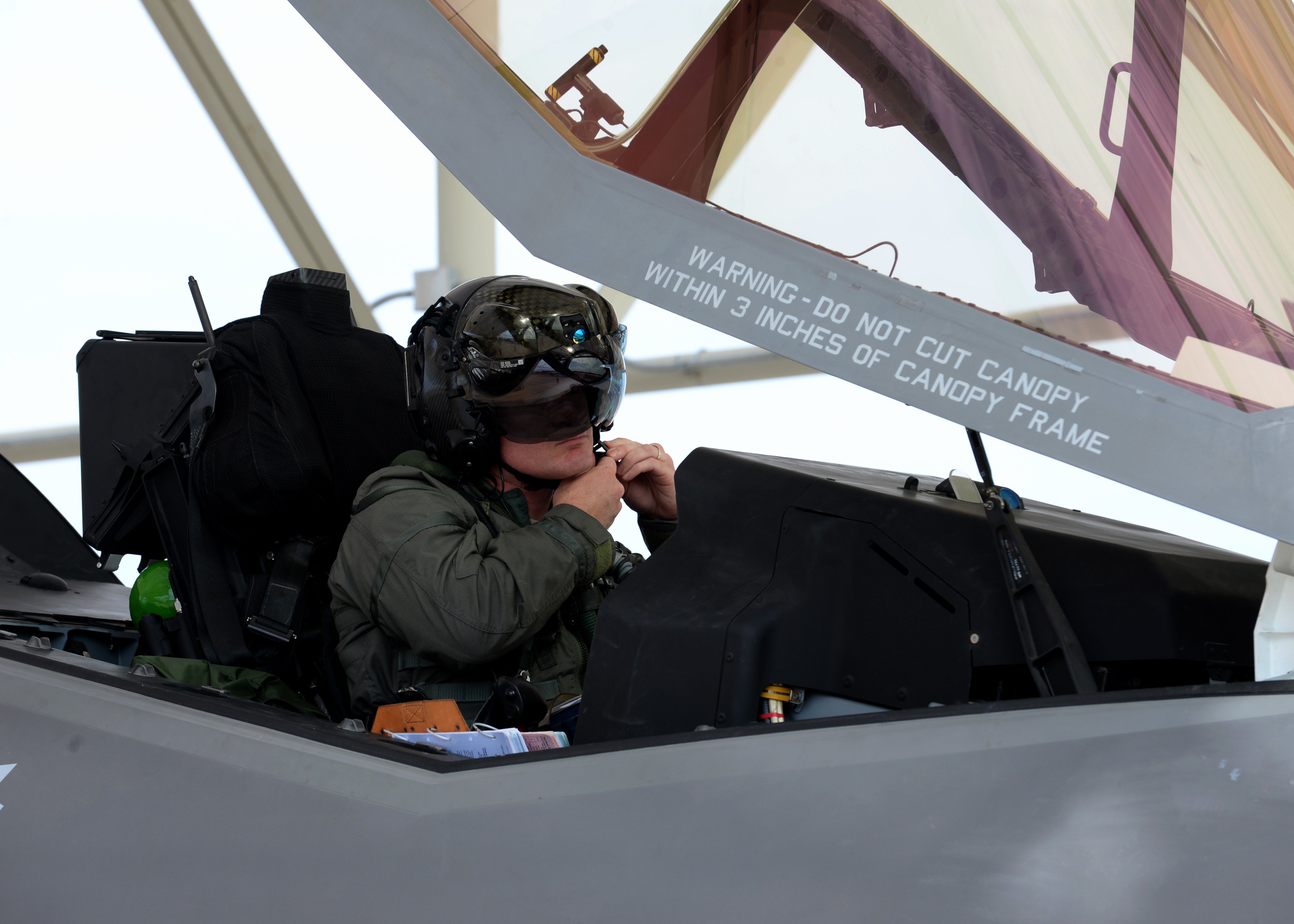 B-2 Bombers Practice Stealth Team Tactics With F-35 Pilot Trainees For ...