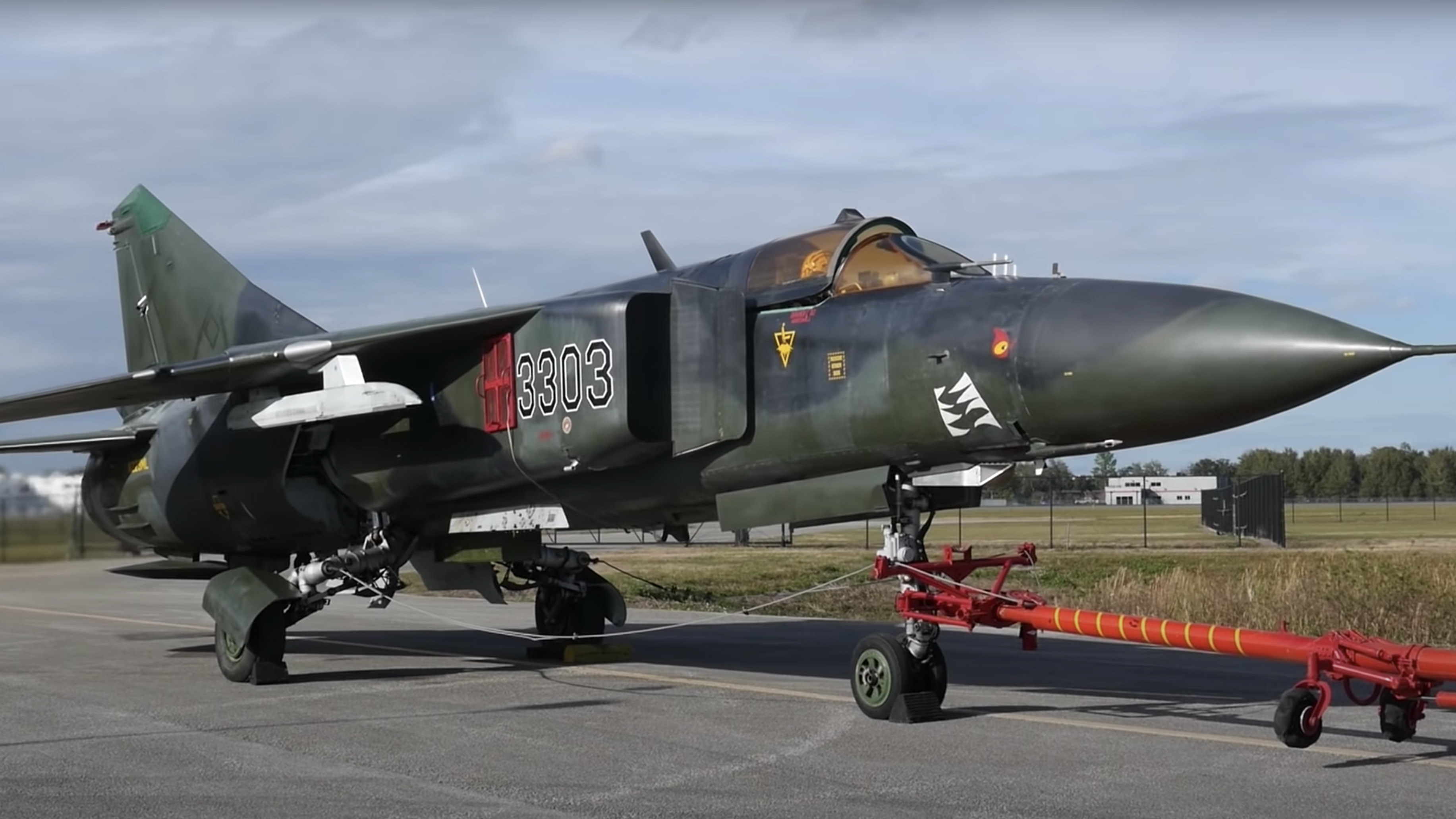 This Myth-Busting Walk-Around Of The Soviet MiG-23 Flogger Fighter Is A ...