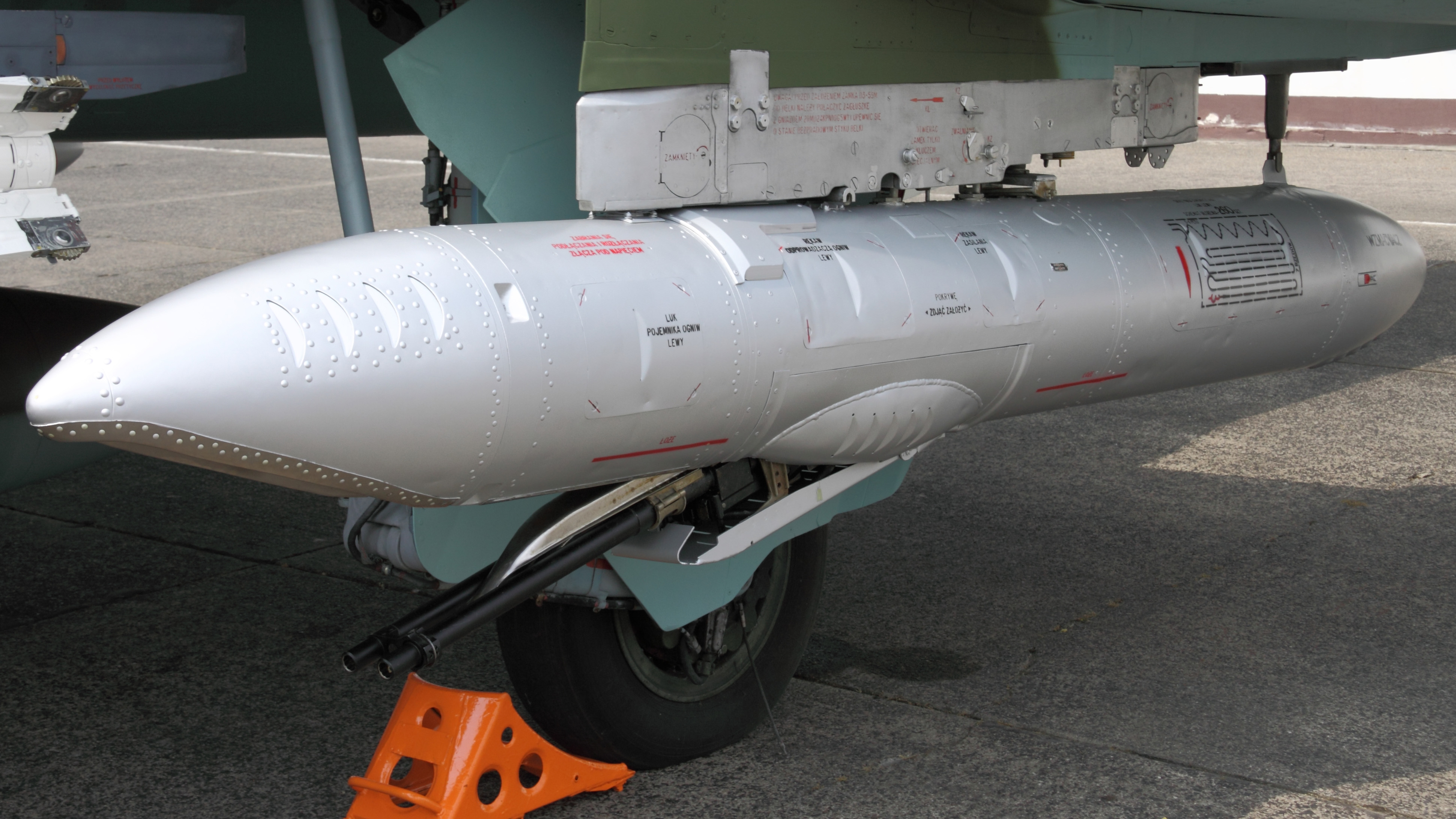 Articulated Gun Pods Allowed Soviet Aircraft To Fire Backwards ...