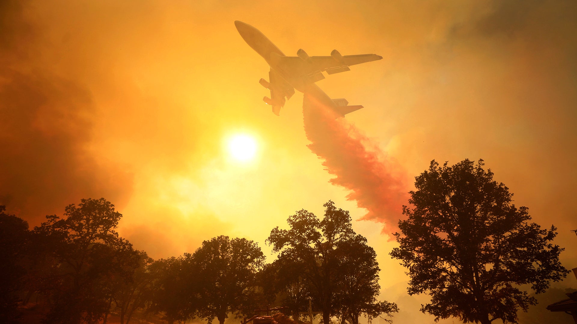The Mighty Boeing 747 Supertanker May Have Fought Its Last Fire