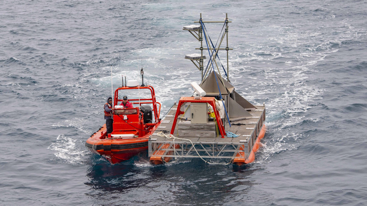 Navy SM-6 Missile Successfully Hit A Target Barge During Big Manned ...