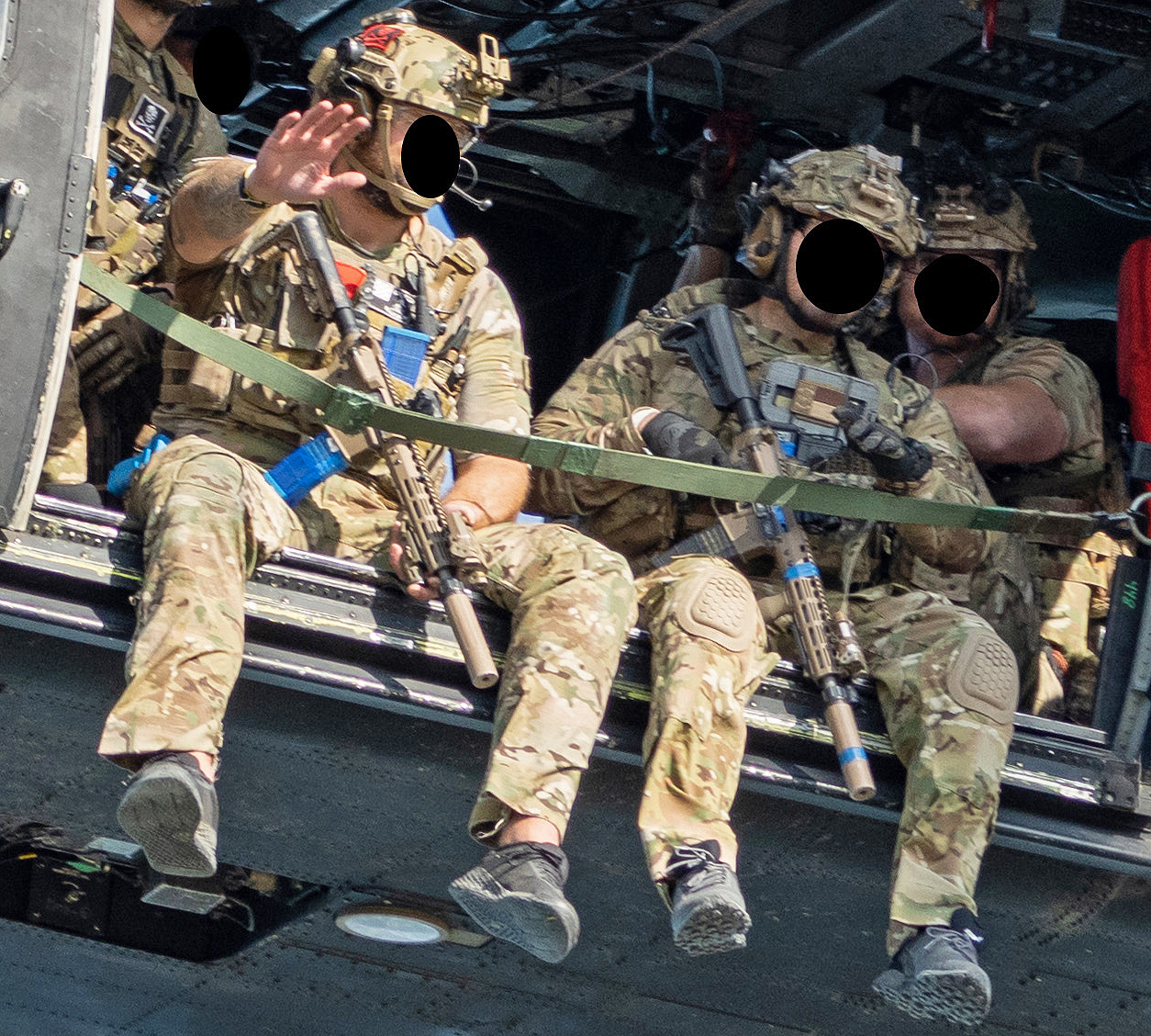 About Those Custom Rifles Navy SEALs Were Seen Carrying On A Recent ...