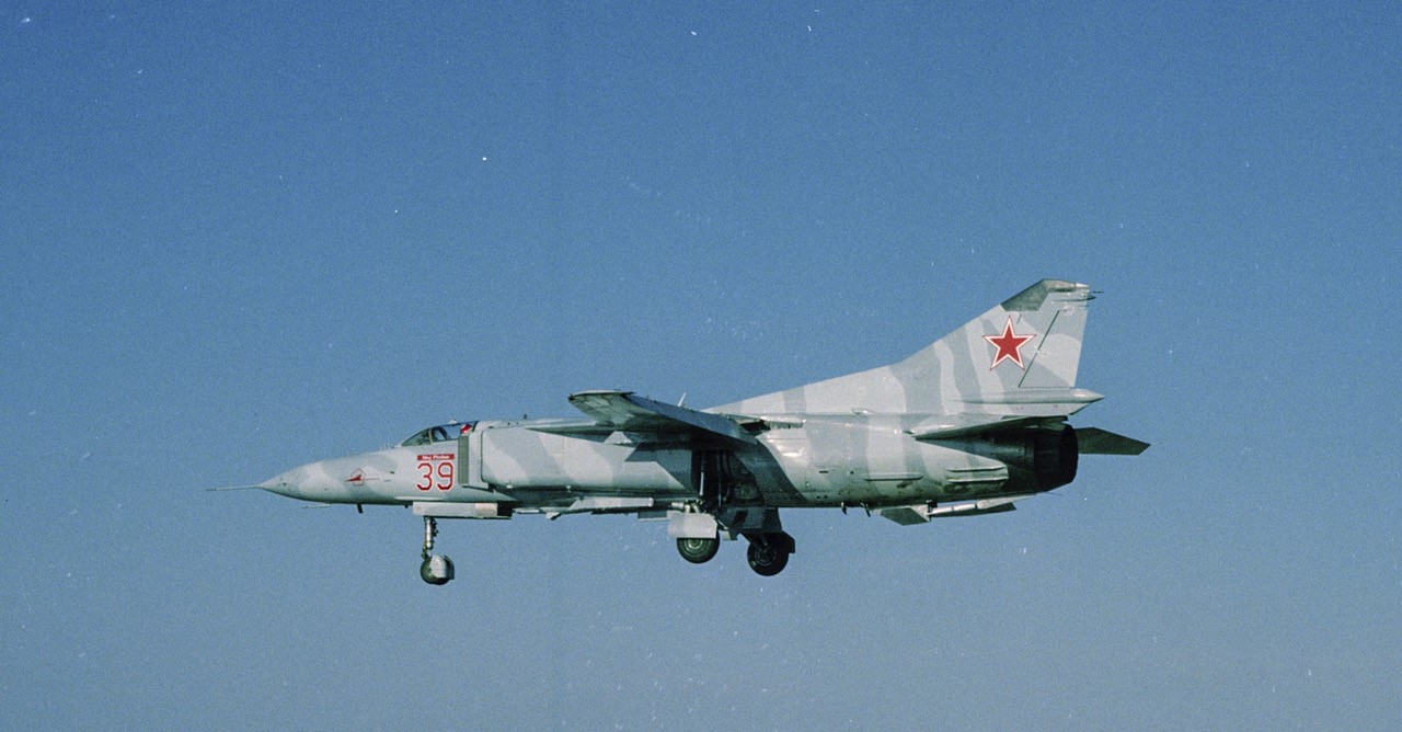 What It Was Like Dogfighting In The F-14 Against America's Secret MiG ...