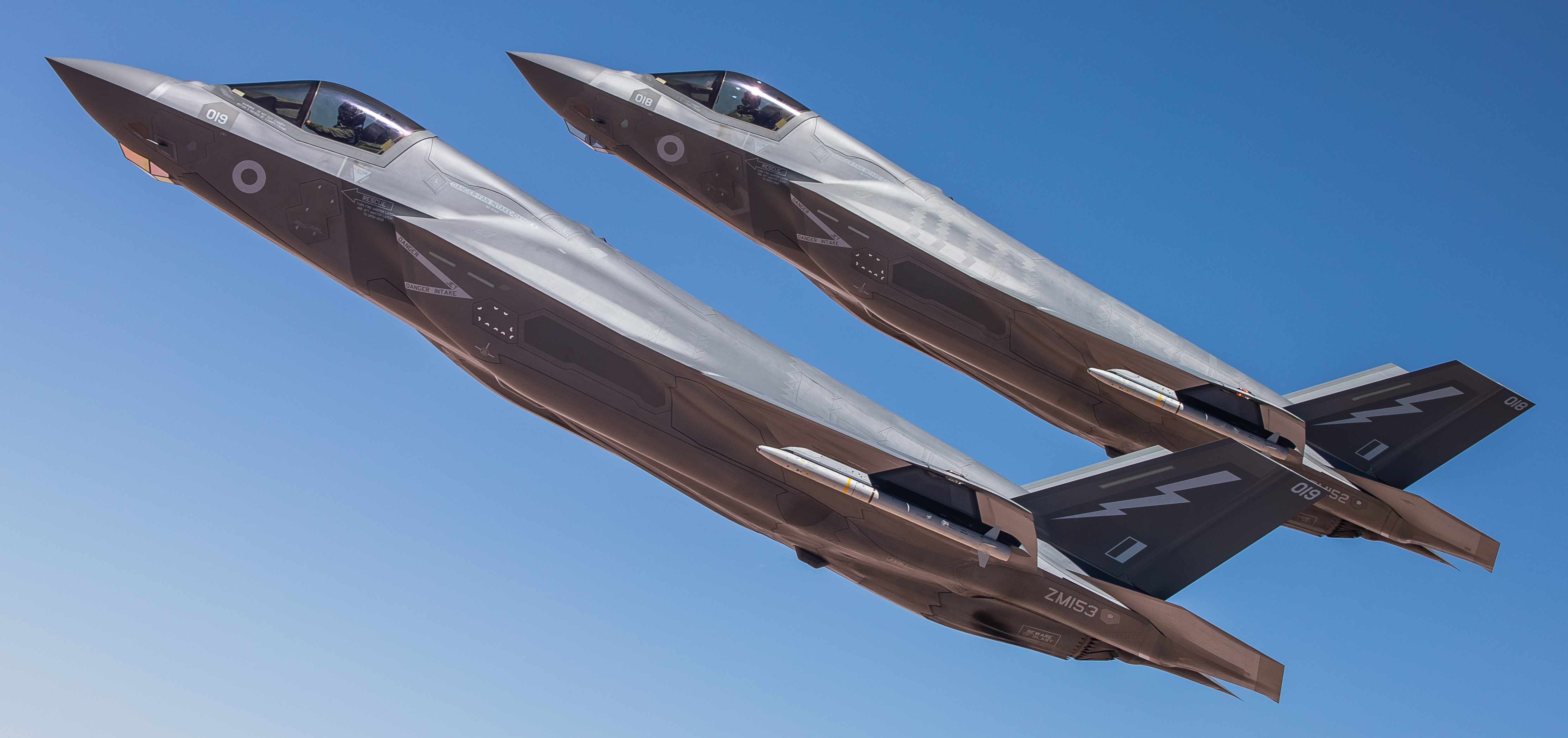 HMS Queen Elizabeth Is First British Carrier To Send Jets Into Combat ...