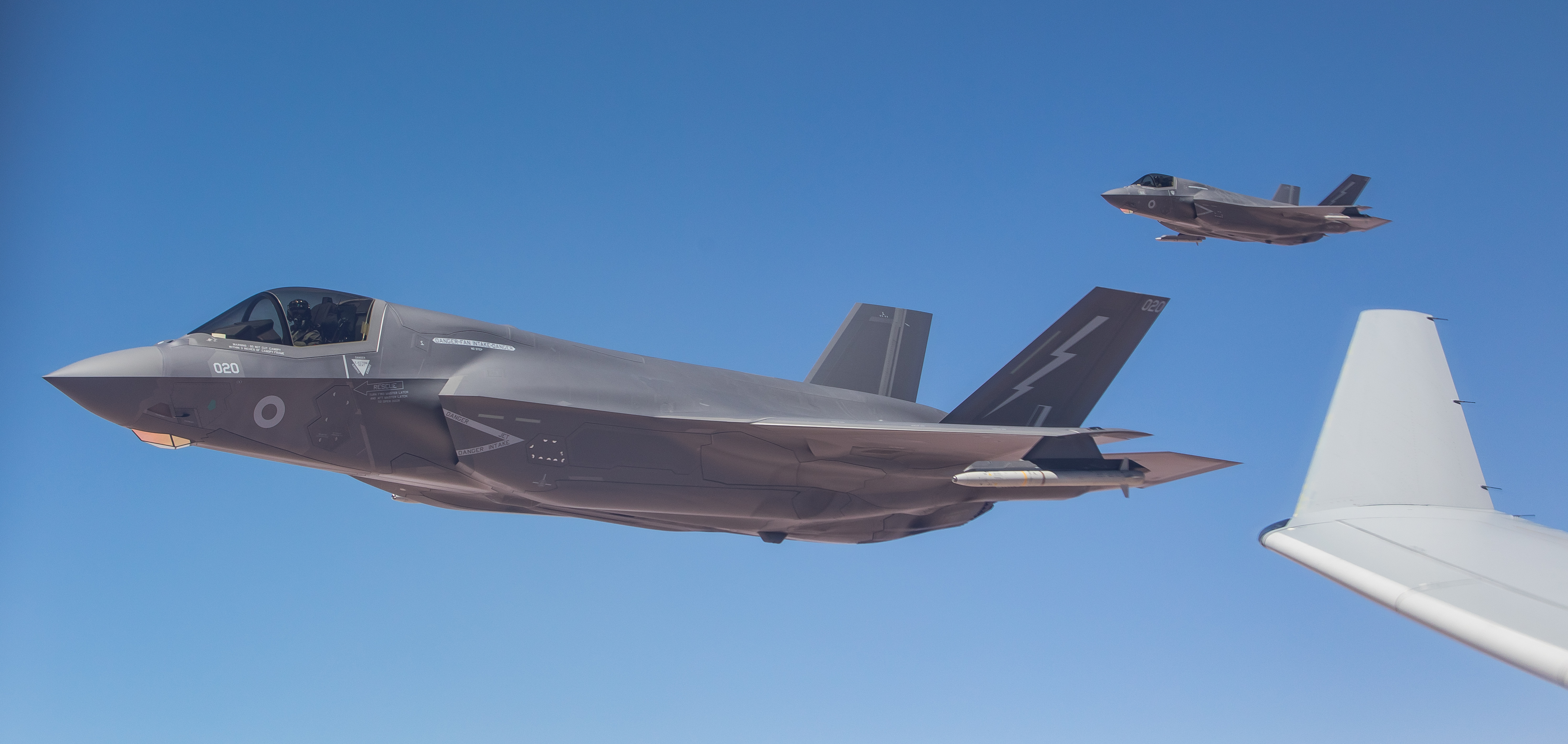 HMS Queen Elizabeth Is First British Carrier To Send Jets Into Combat ...