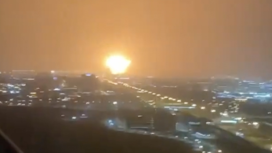 Huge Explosion Rocks Dubai’s Jebel Ali Port Sparking Large Fire (Updated)