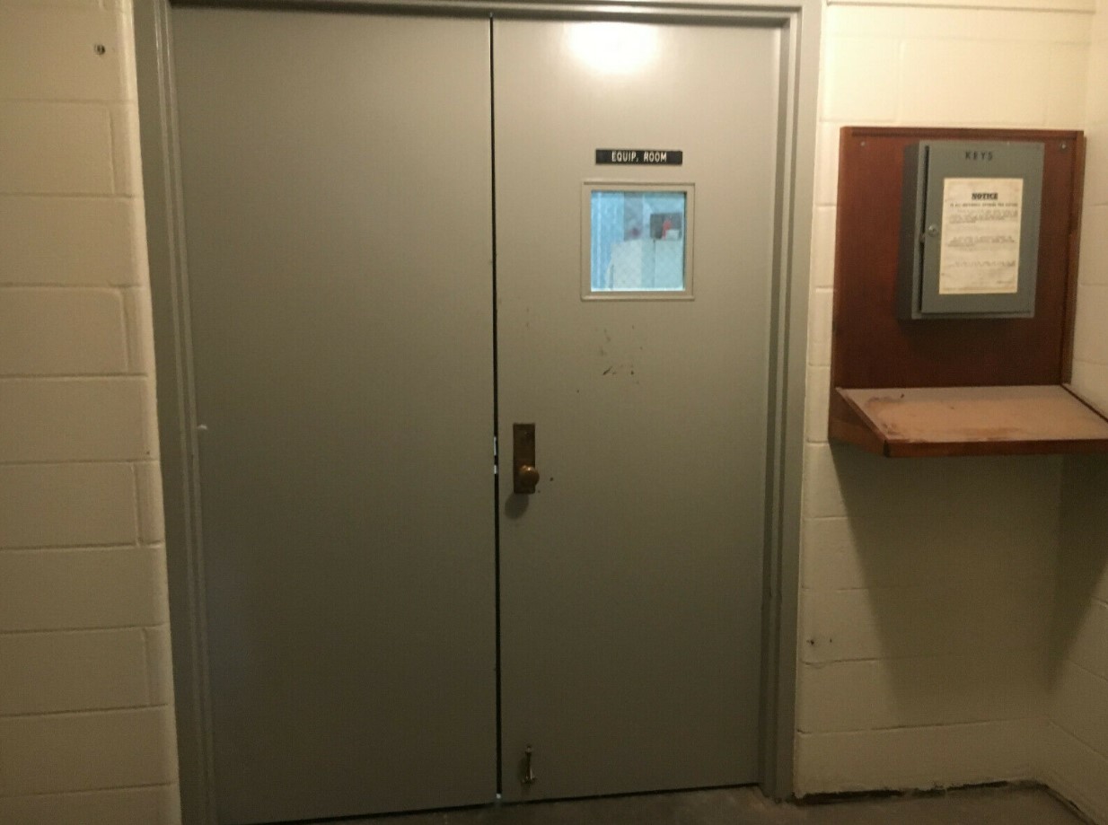 You Can Bug-Out To Your Own Cold War Communications Bunker For A Cool ...