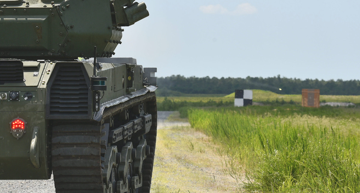 Ripsaw Unmanned Mini-Tank Sent To The Army's Shooting Range For The ...