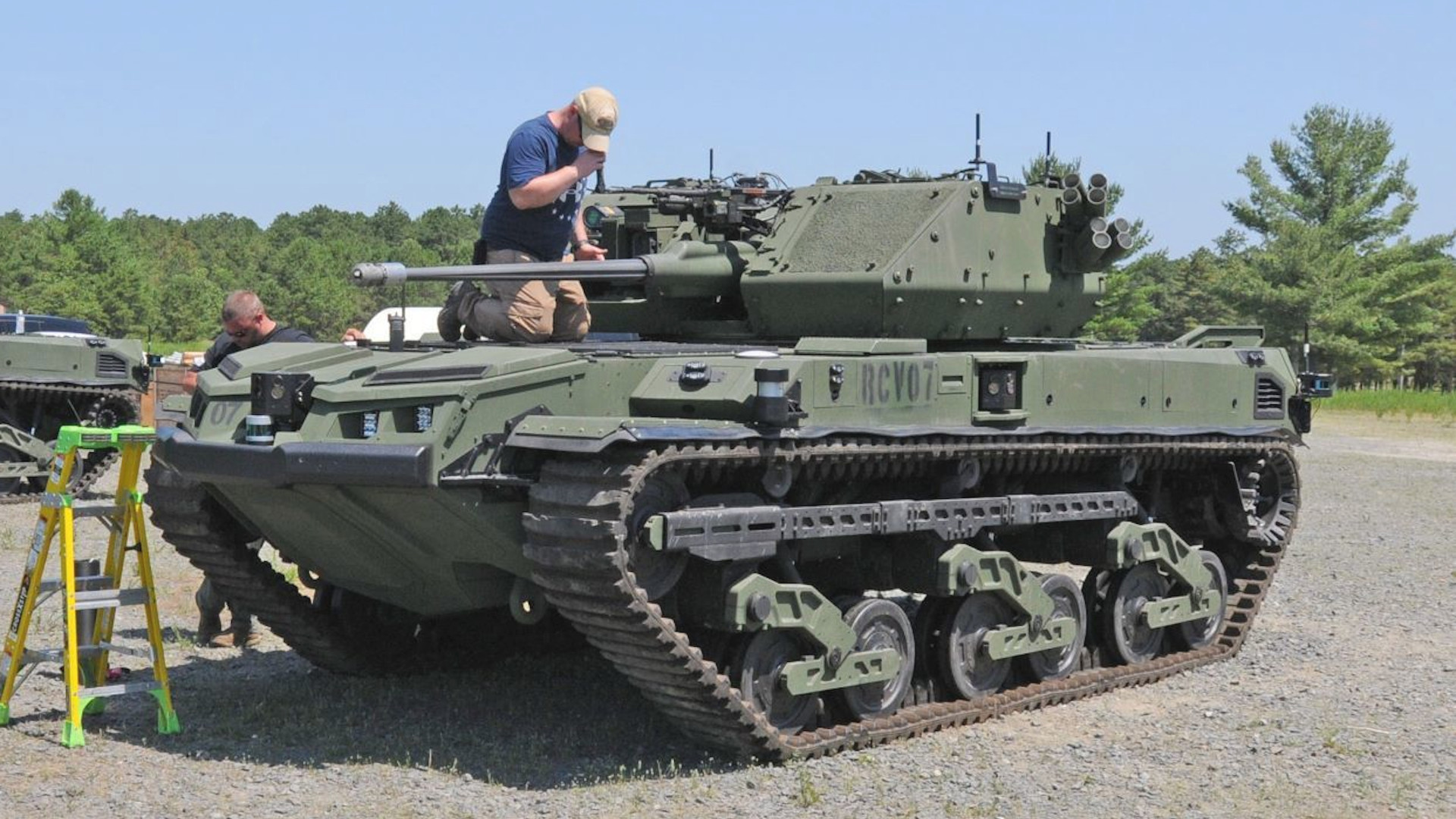 Ripsaw Unmanned Mini-Tank Sent To The Army's Shooting Range For The ...