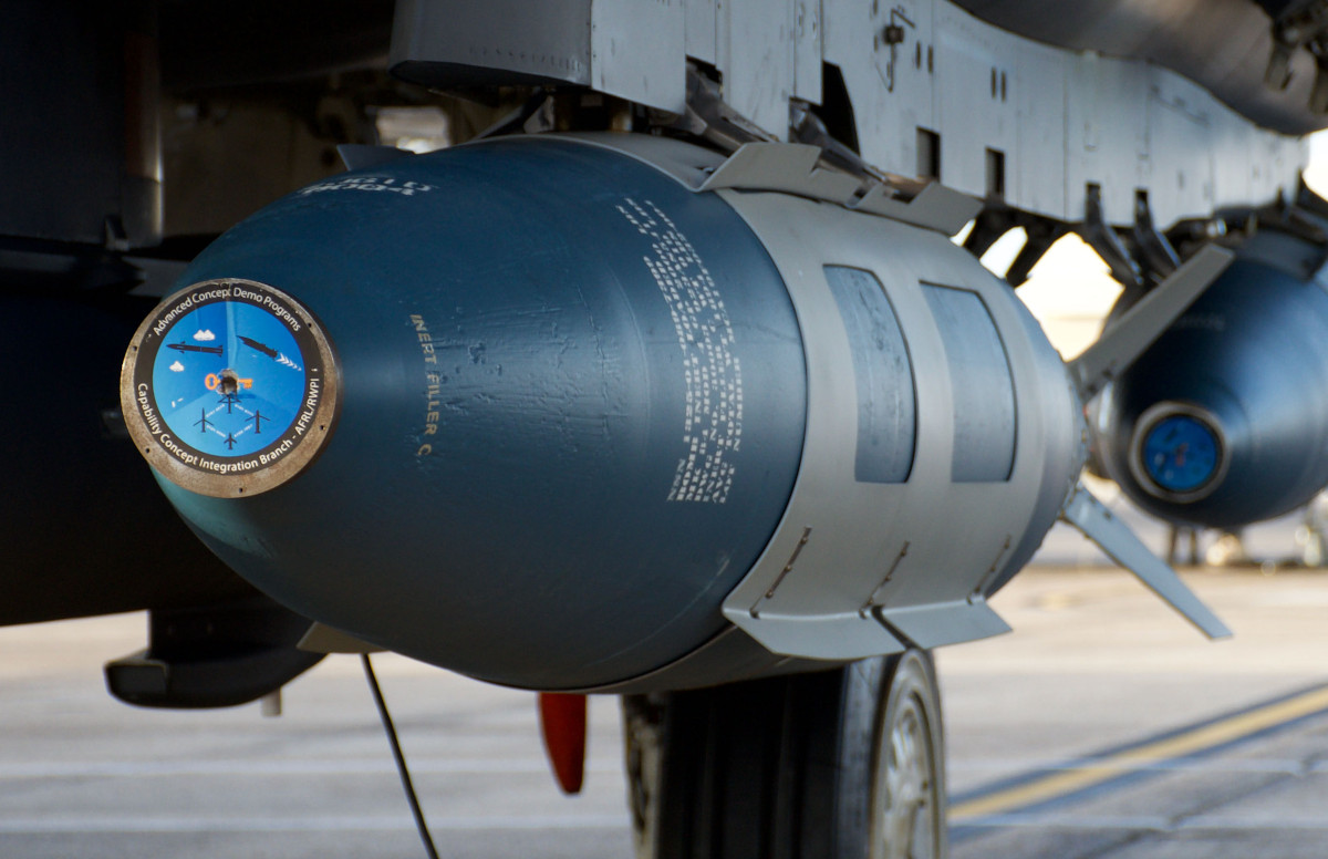 The Air Force Is Developing Smart Bombs With 'Torpedo-Like' Ship ...