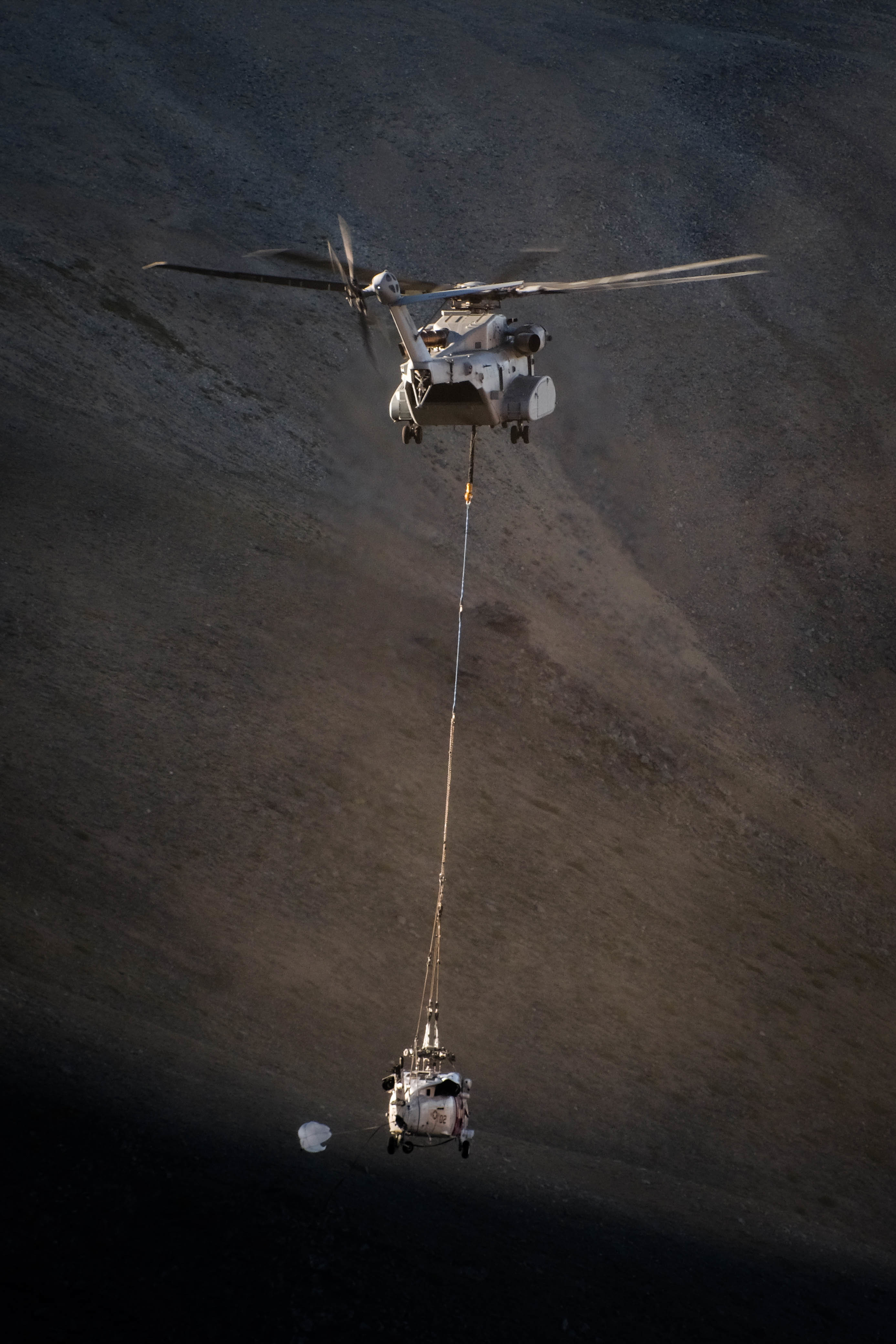 Marines’ CH-53K King Stallion Lifts Stricken MH-60 Seahawk In Its First ...