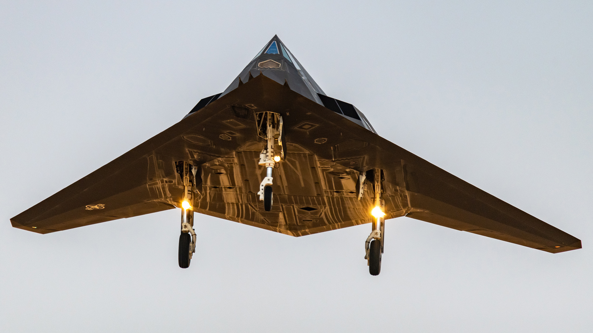 Behold F-117s On Their Historic Deployment To Fresno In These Stunning ...