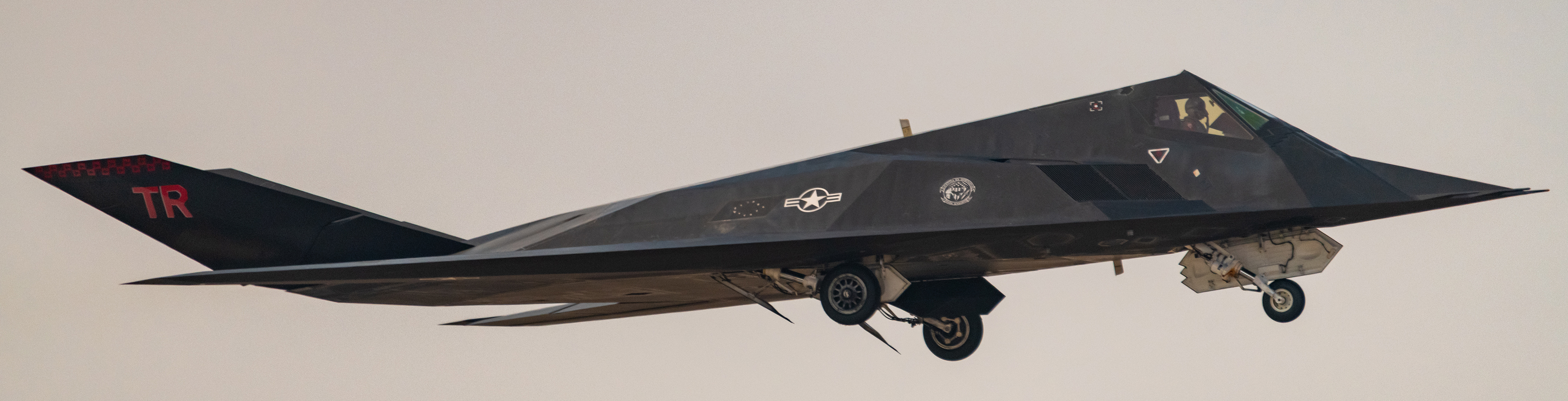 Behold F-117s On Their Historic Deployment To Fresno In These Stunning ...