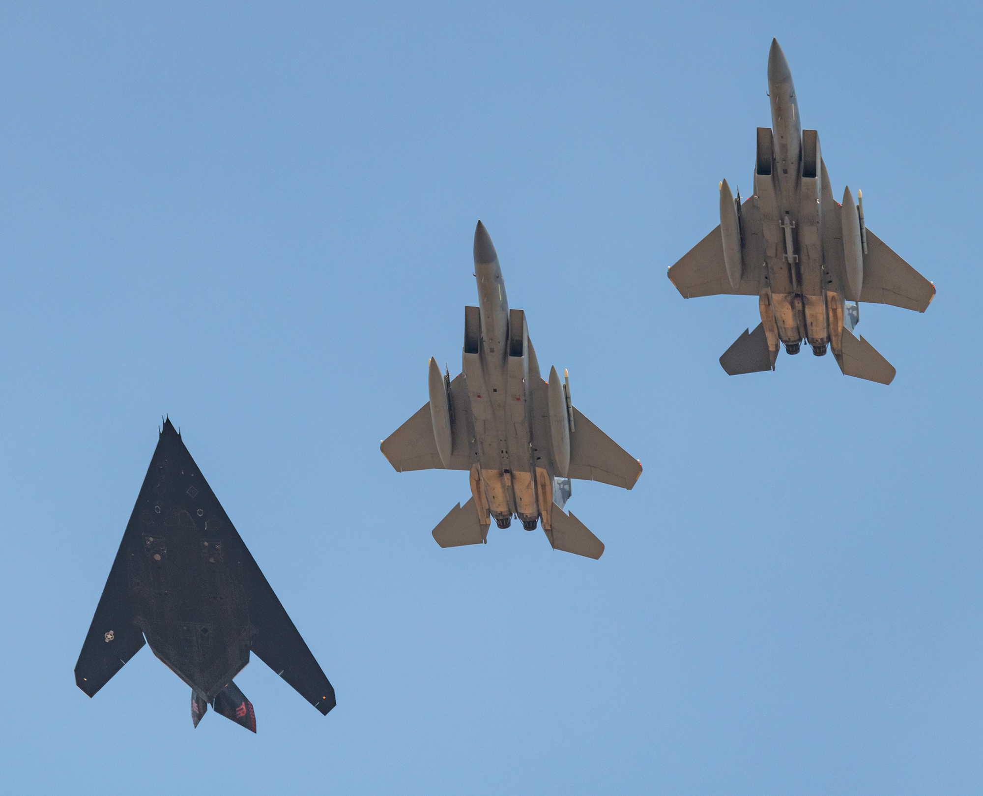 Behold F-117s On Their Historic Deployment To Fresno In These Stunning ...