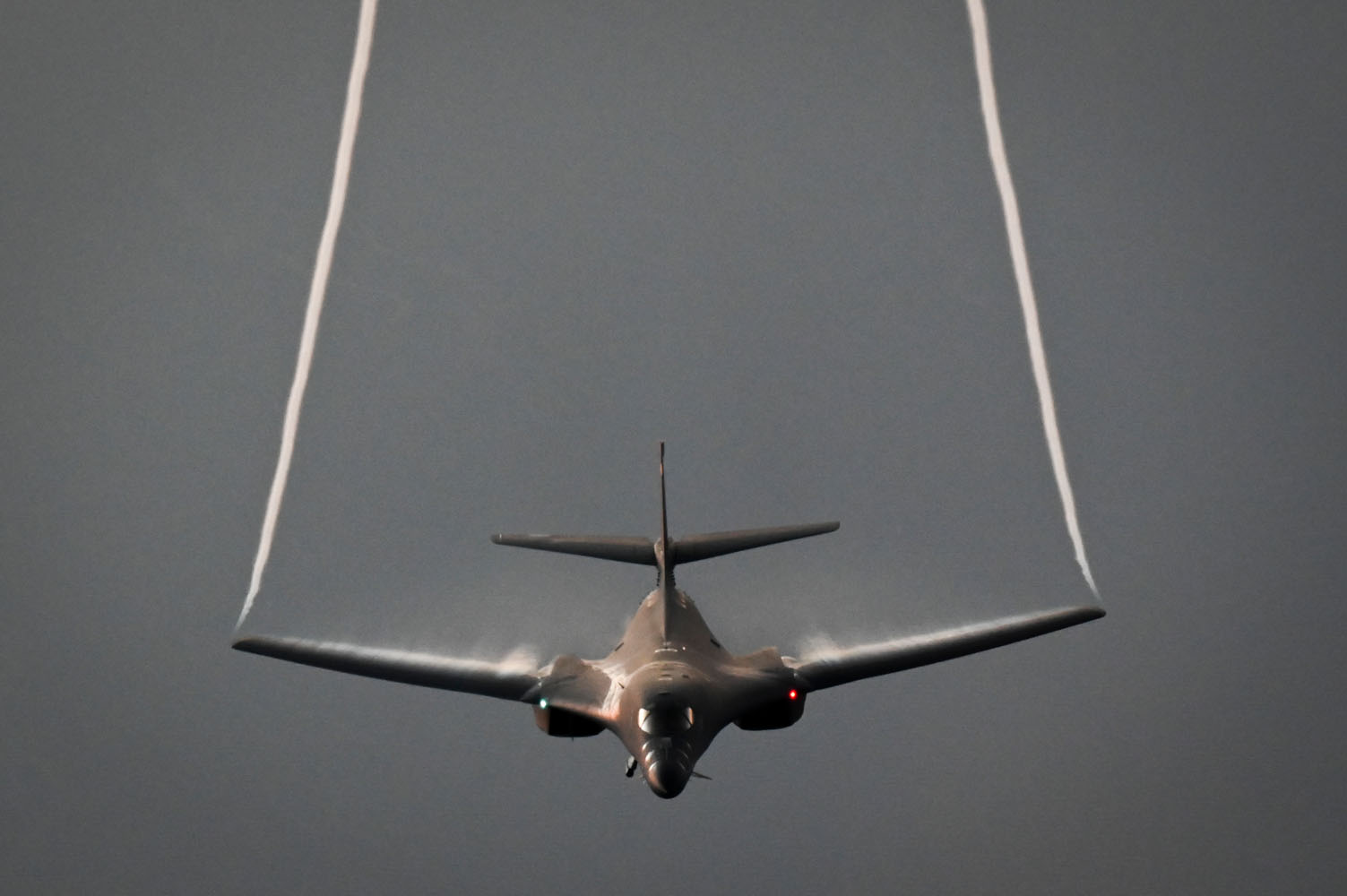 A B-1B Bomber That Just Circumnavigated The Arabian Peninsula Has ...